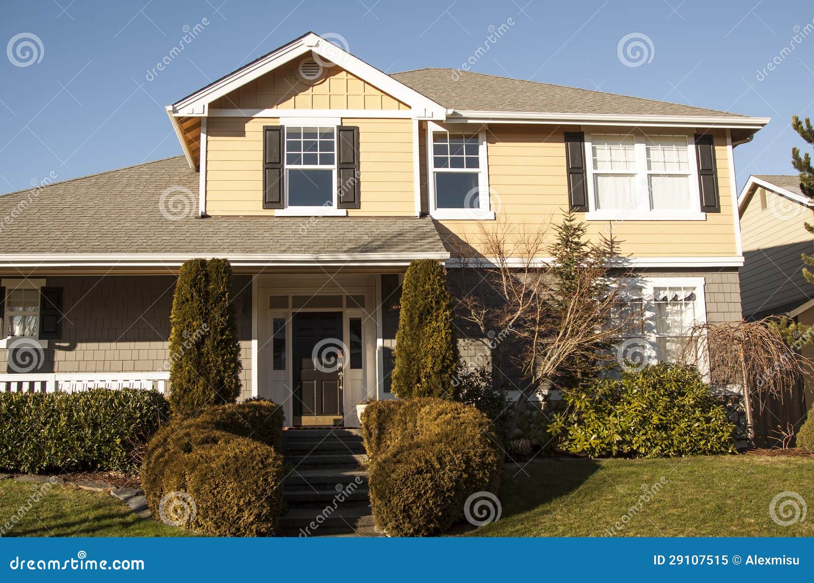 Family American house stock image. Image of garage, driveway - 29107515