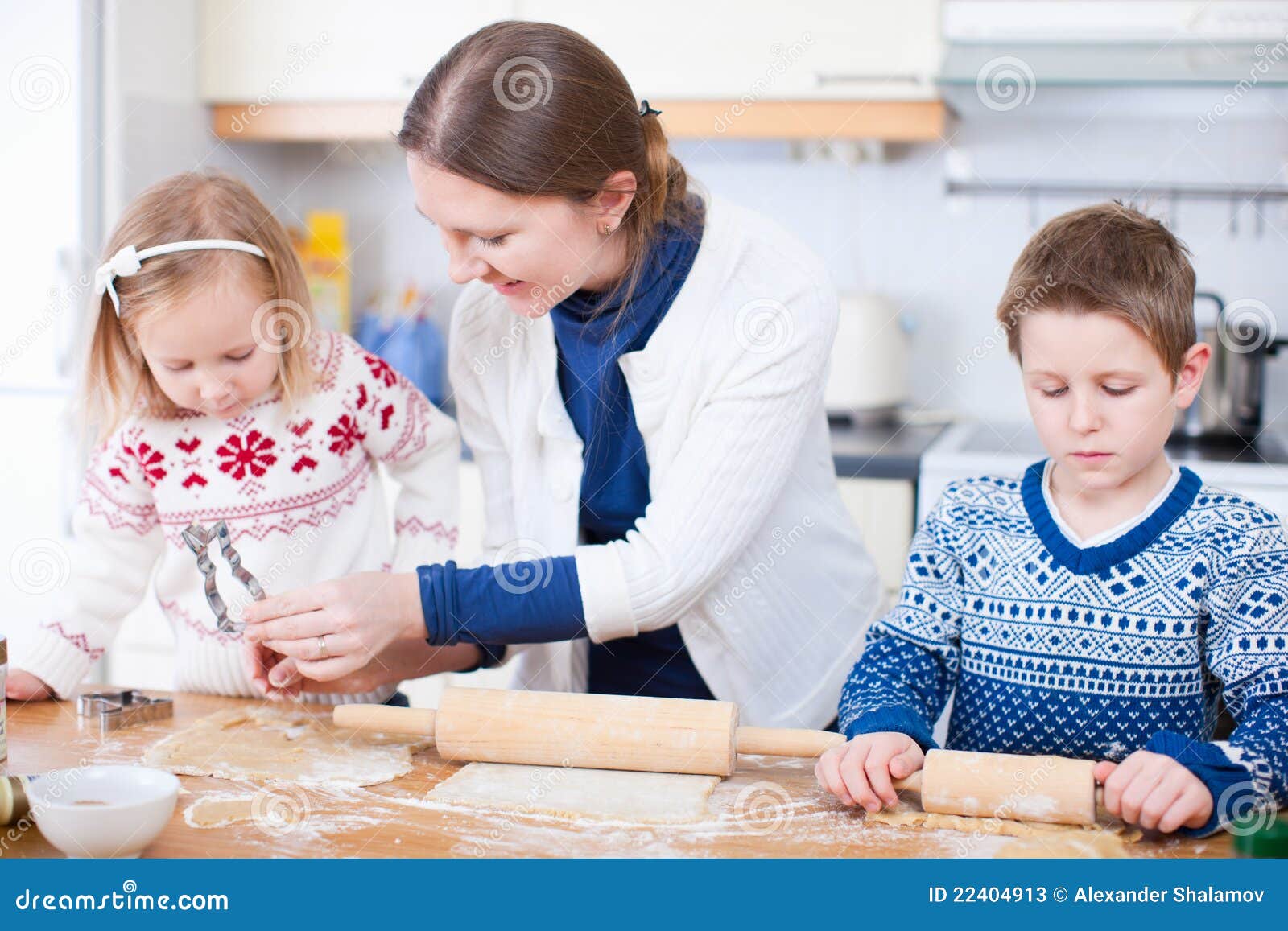 Family baking cookies stock image. Image of bake, cookies - 22404913
