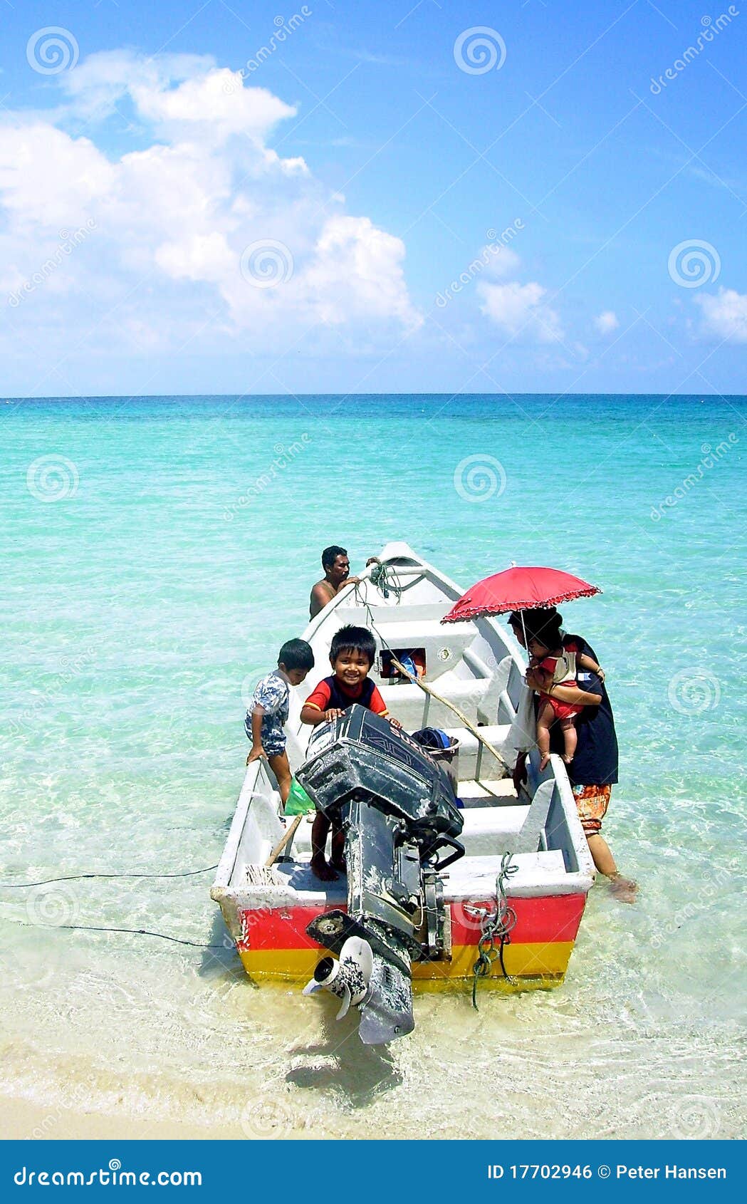 Family Fun On A Boat Tour Of The Philippine Islands Editorial Photo ...