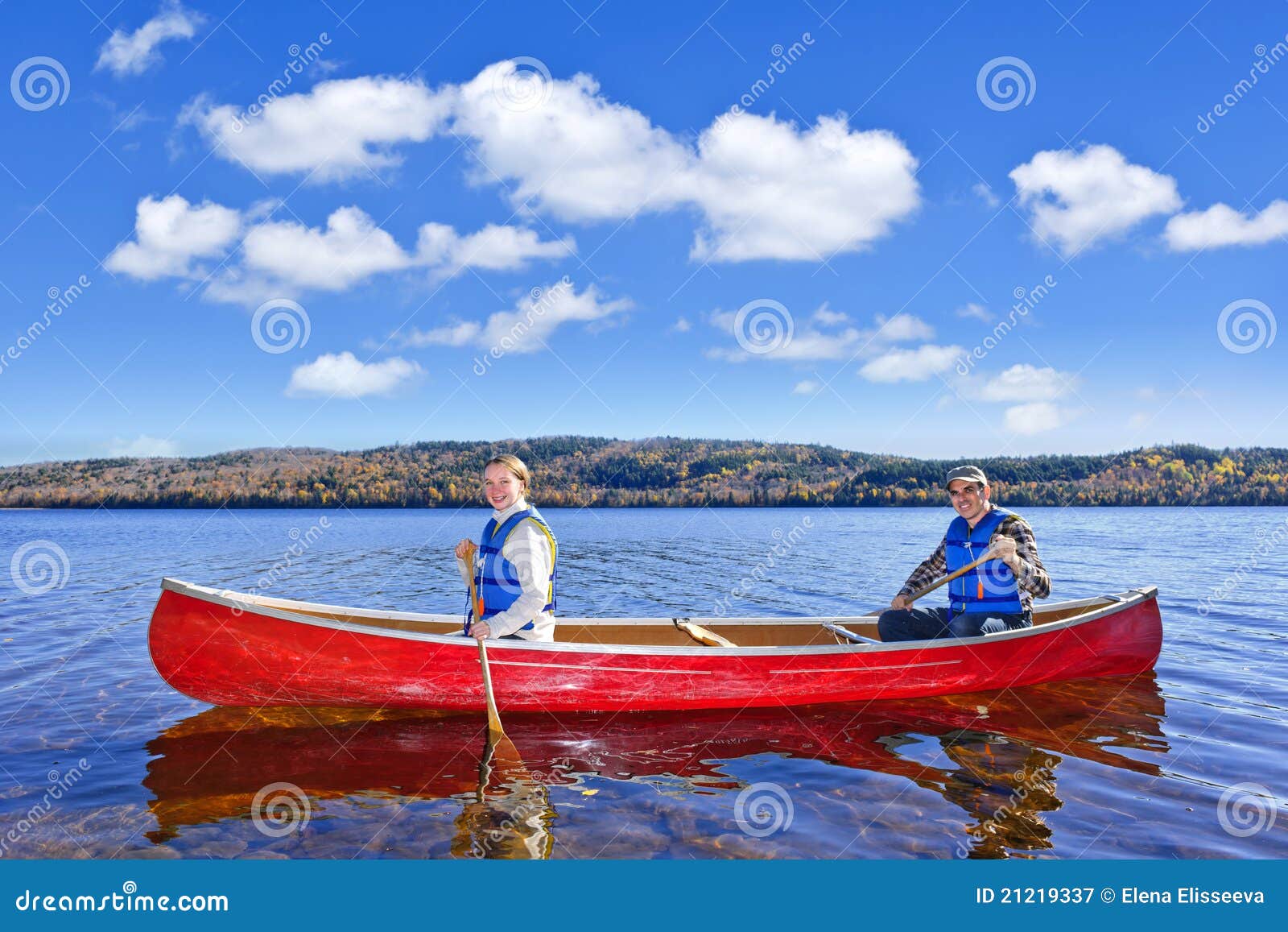 Family canoe trip stock image. Image of family, canada - 21219337