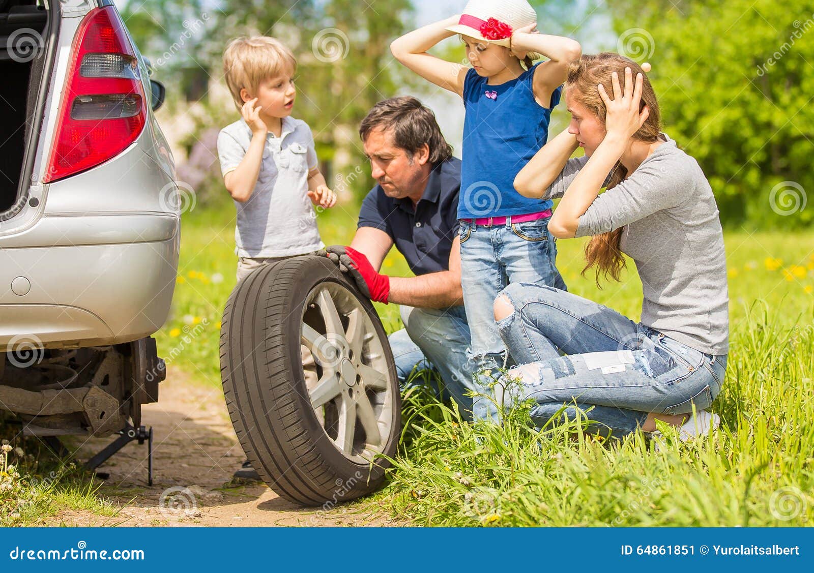 Family Changes the Tyre of the Car Stock Image - Image of parents ...