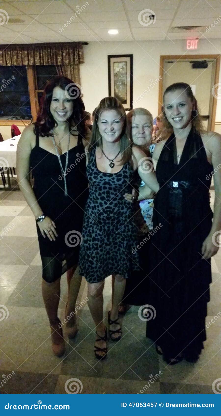 Family editorial photography. Image of cousins, wedding - 47063457