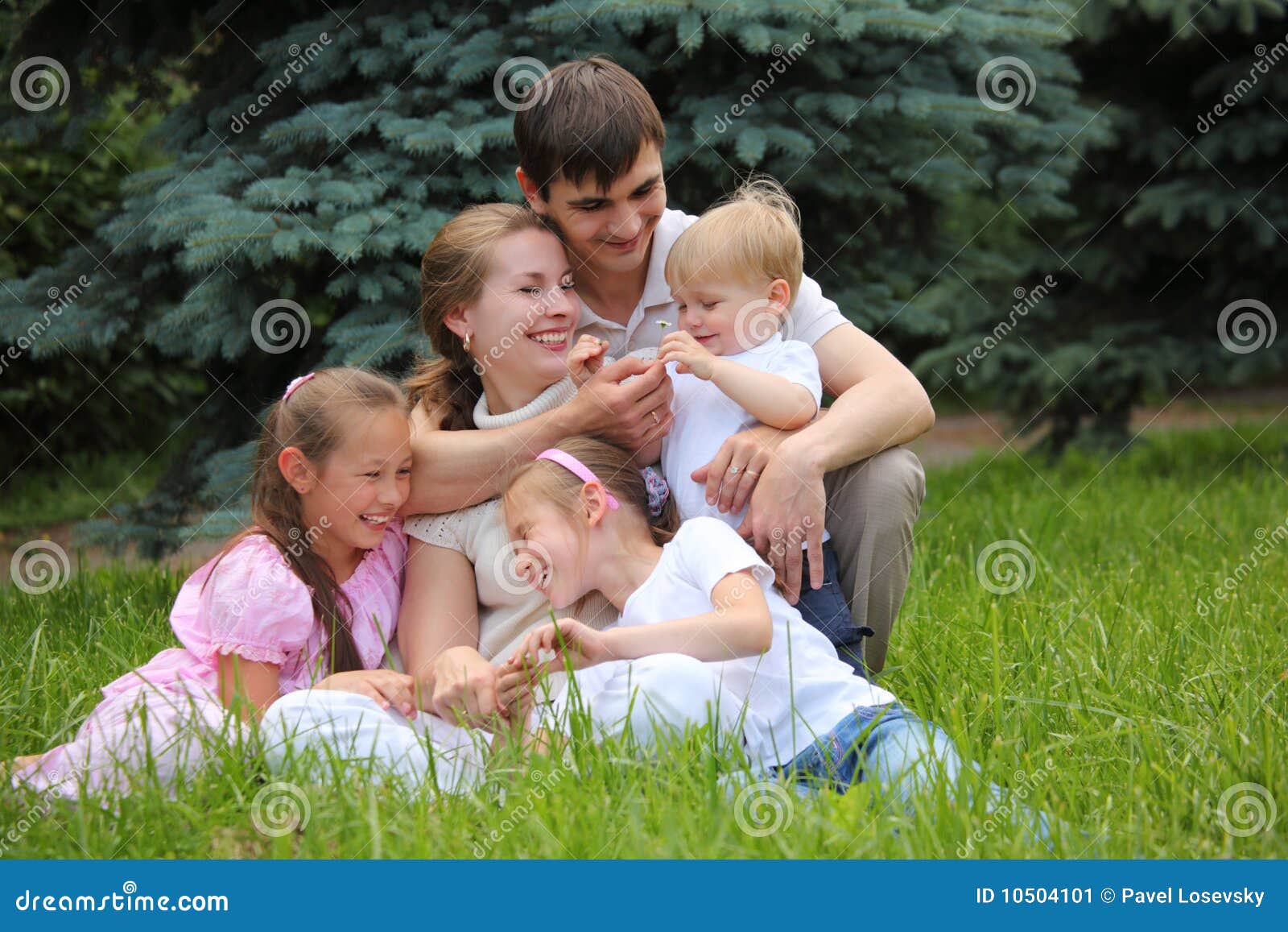 Family of Five Outdoor in Summer Stock Image - Image of female, family ...
