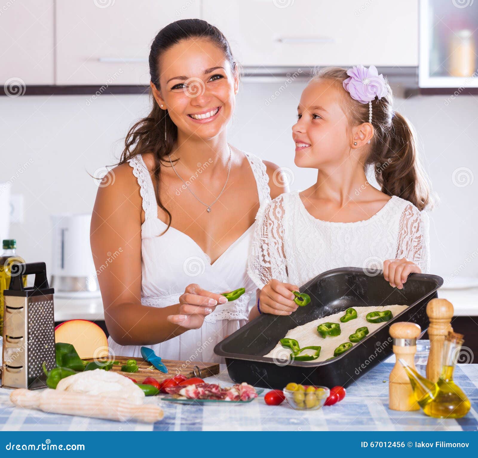 Family Making Pizza with Vegetables Stock Photo - Image of happy ...