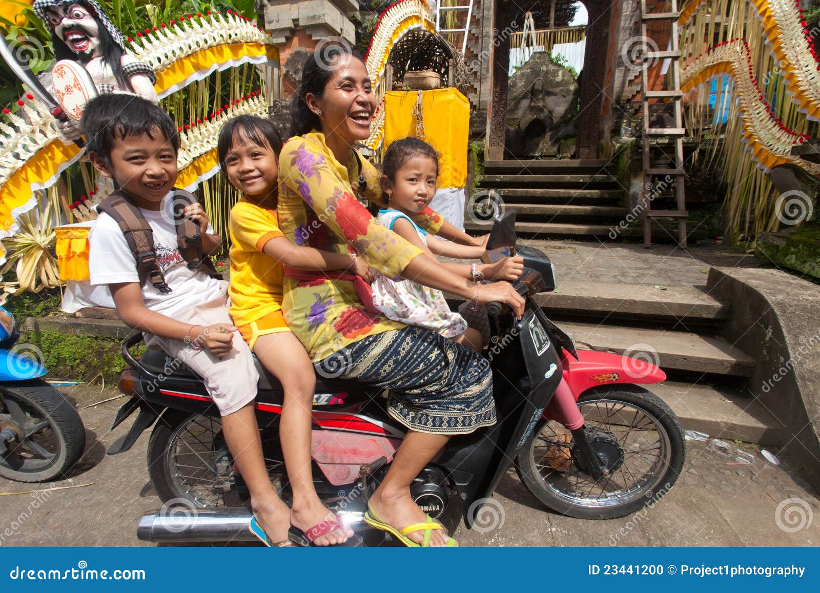 Family on motorcycle editorial image. Image of girl, kids - 23441200