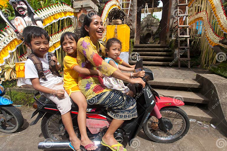 Family on motorcycle editorial image. Image of overloaded - 23441200