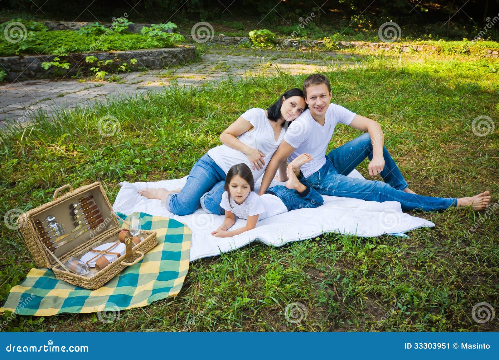 Family picnic in a park stock image. Image of domestic - 33303951