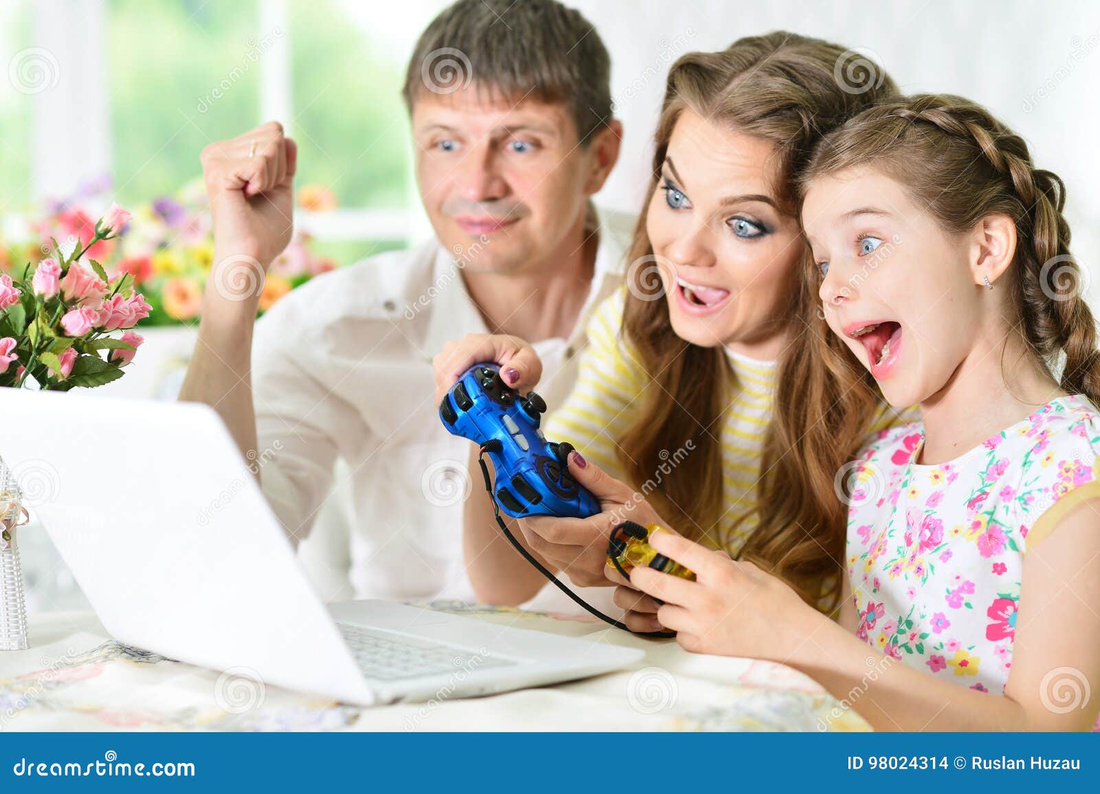 Family Playing Computer Game Stock Photo - Image of people, male: 98024314