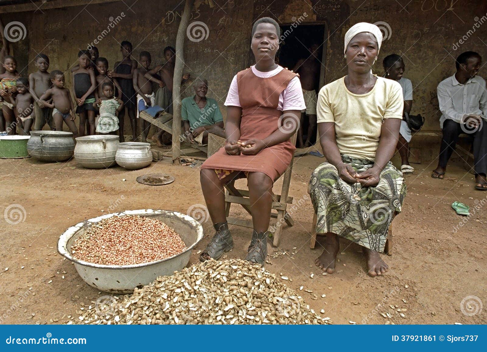 Family Portrait of Ghanian Mother and Child Editorial Photo - Image of ... Family Portrait of Ghanian Mother and Child Editorial Photo - Image of ...