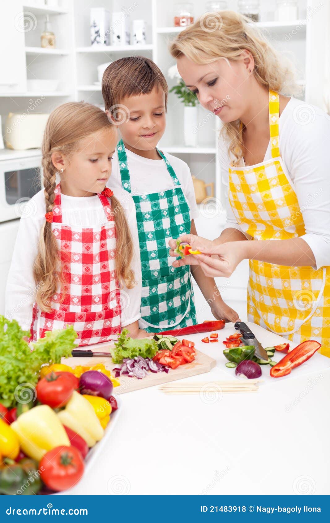 Family Preparing Healthy Meal Stock Photo - Image of chef, girl: 21483918