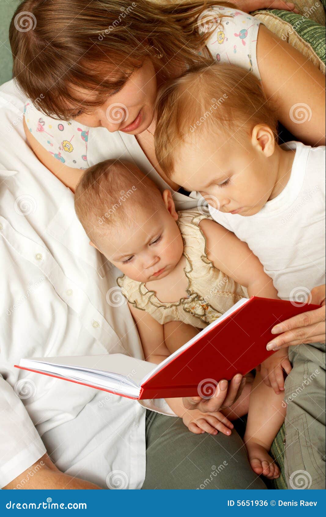Family reading stock photo. Image of innocence, loving - 5651936