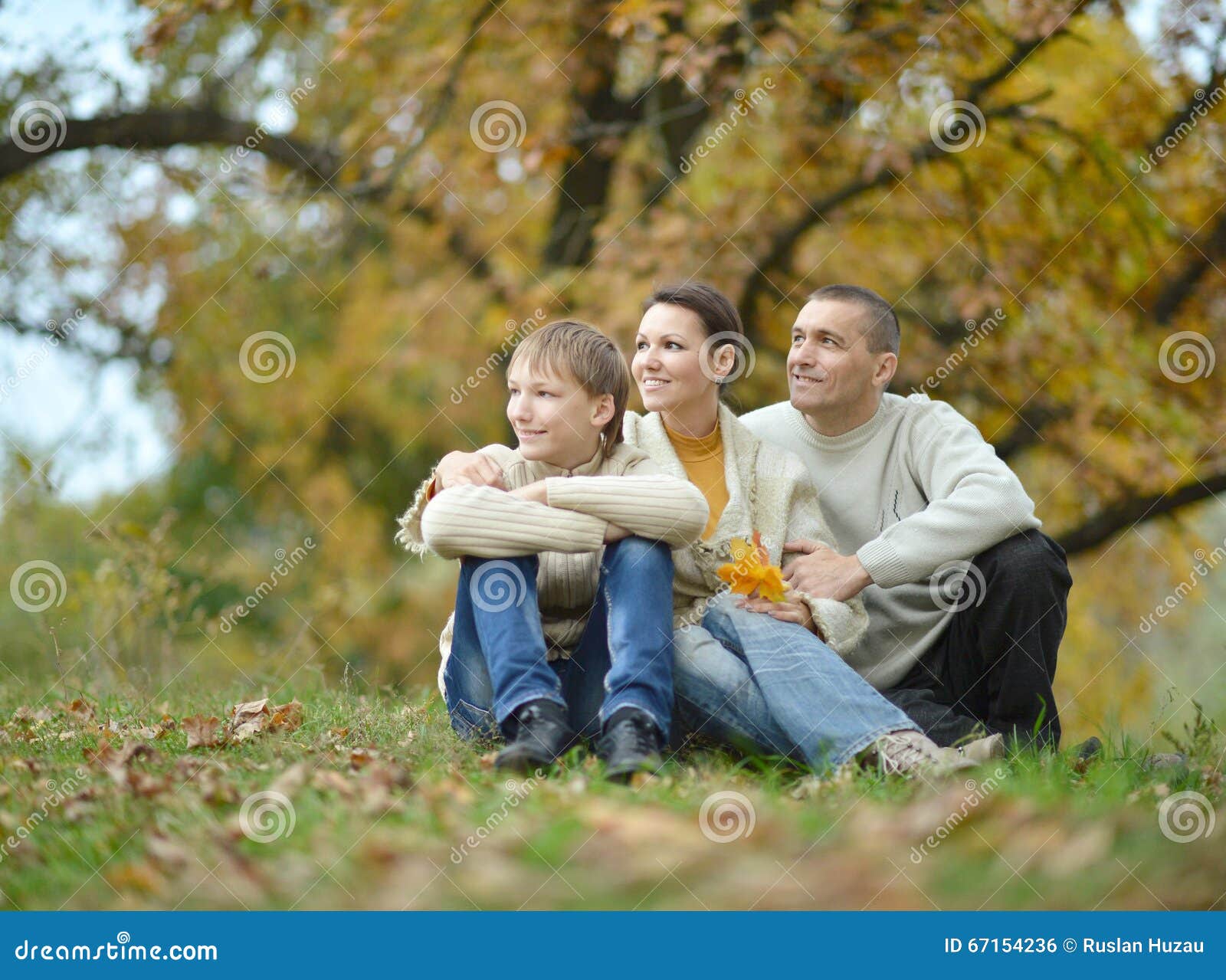 Family Relax in Autumn Park Stock Photo - Image of mother, child: 67154236