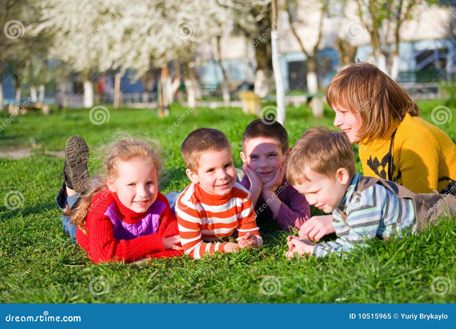 Family in spring park stock image. Image of flowering - 10515965