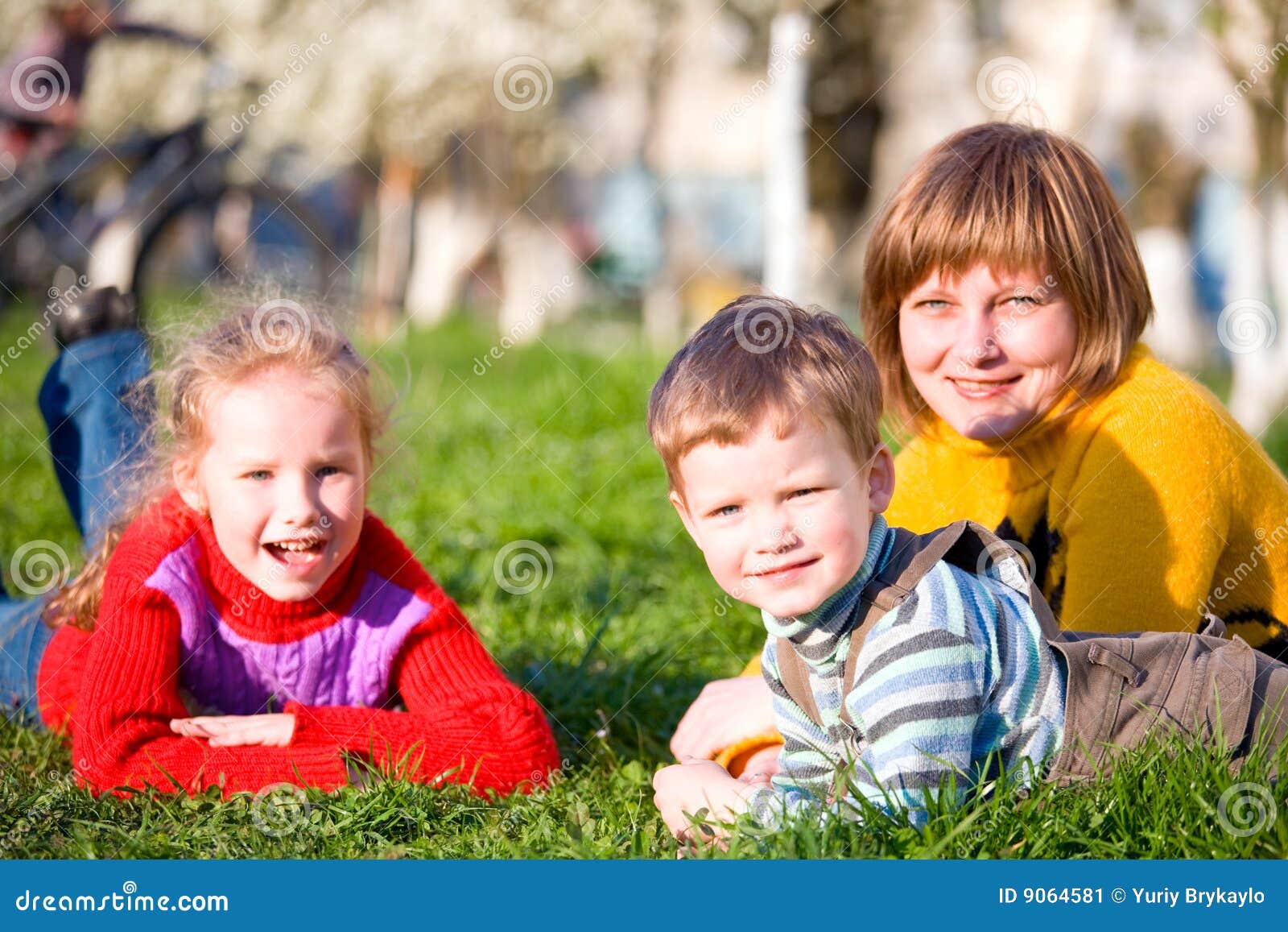 Family in spring park stock image. Image of nature, happy - 9064581