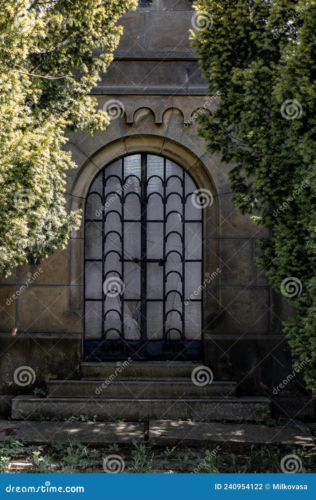 Family Tomb in the Cemetery Stock Photo - Image of closed, architecture ...
