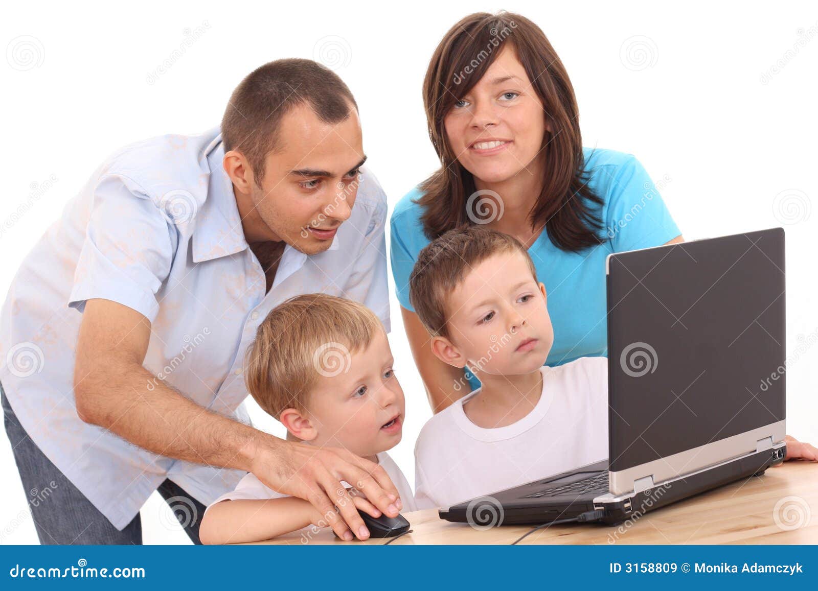 Family Using Laptop Royalty Free Stock Images - Image: 3158809