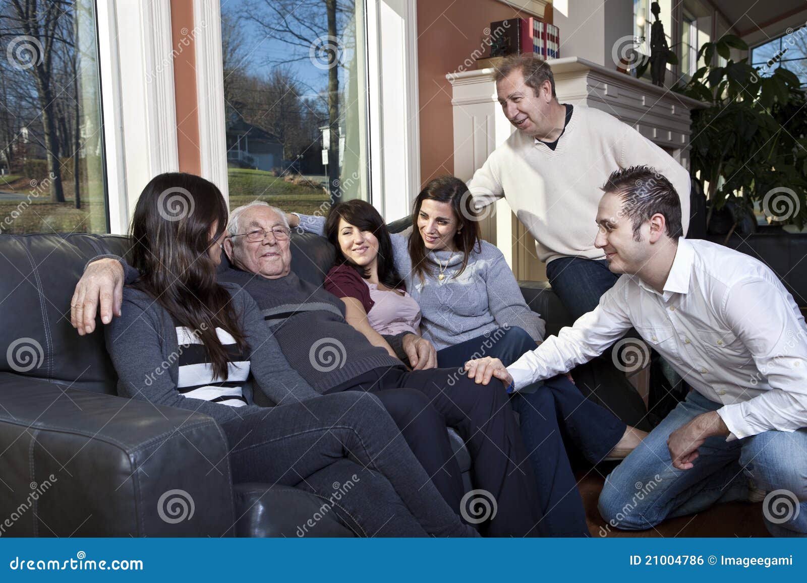 Family Visiting Elderly Relative at a Retirement H Stock Photo - Image ...