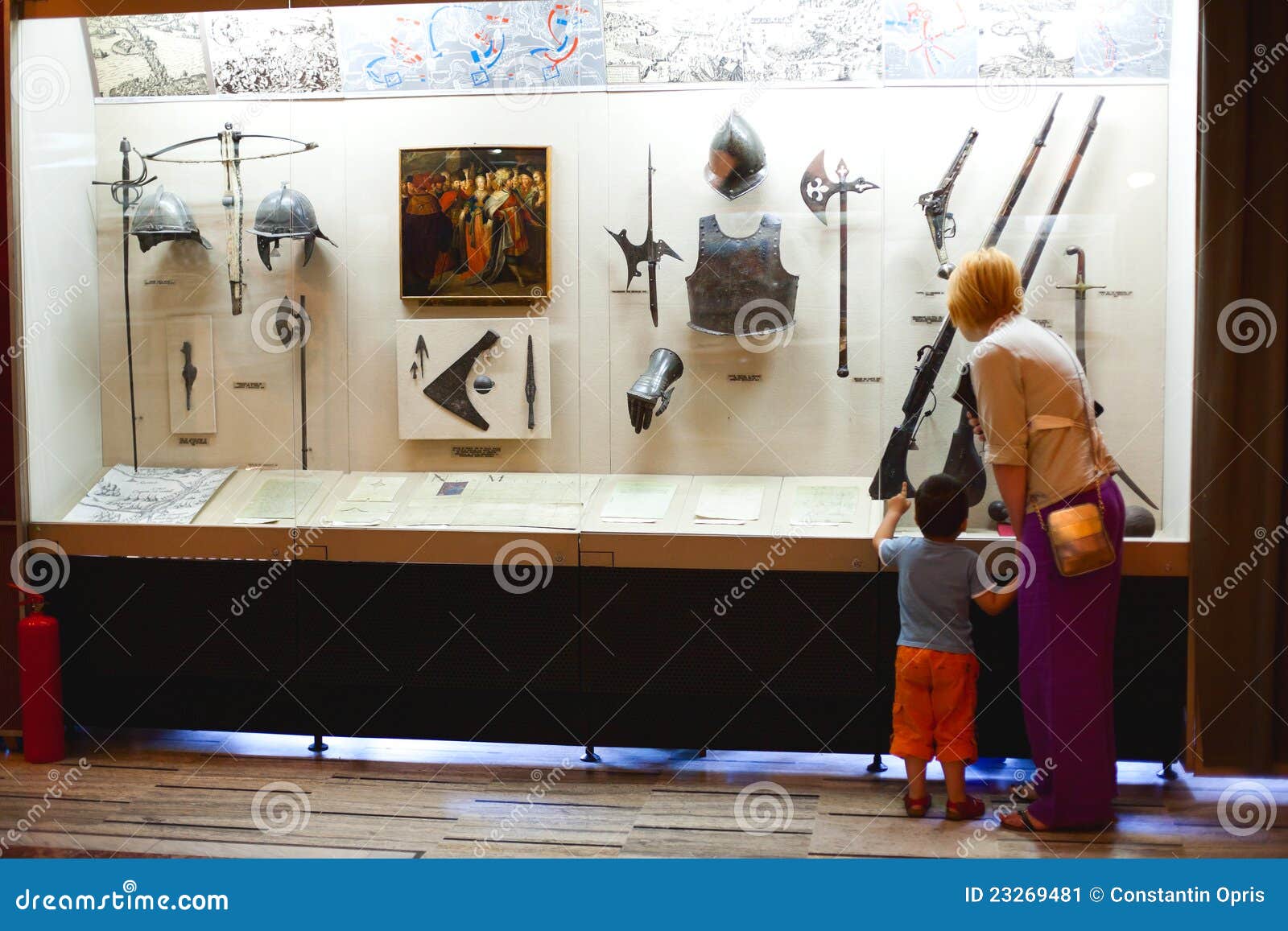 Family visiting museum editorial photo. Image of artifacts - 23269481