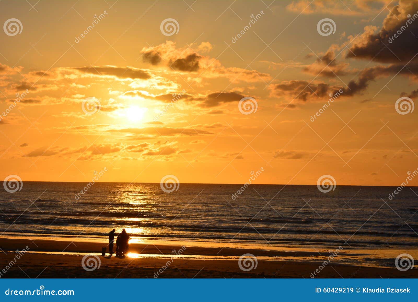 Family watching sunrise editorial stock image. Image of clouds - 60429219