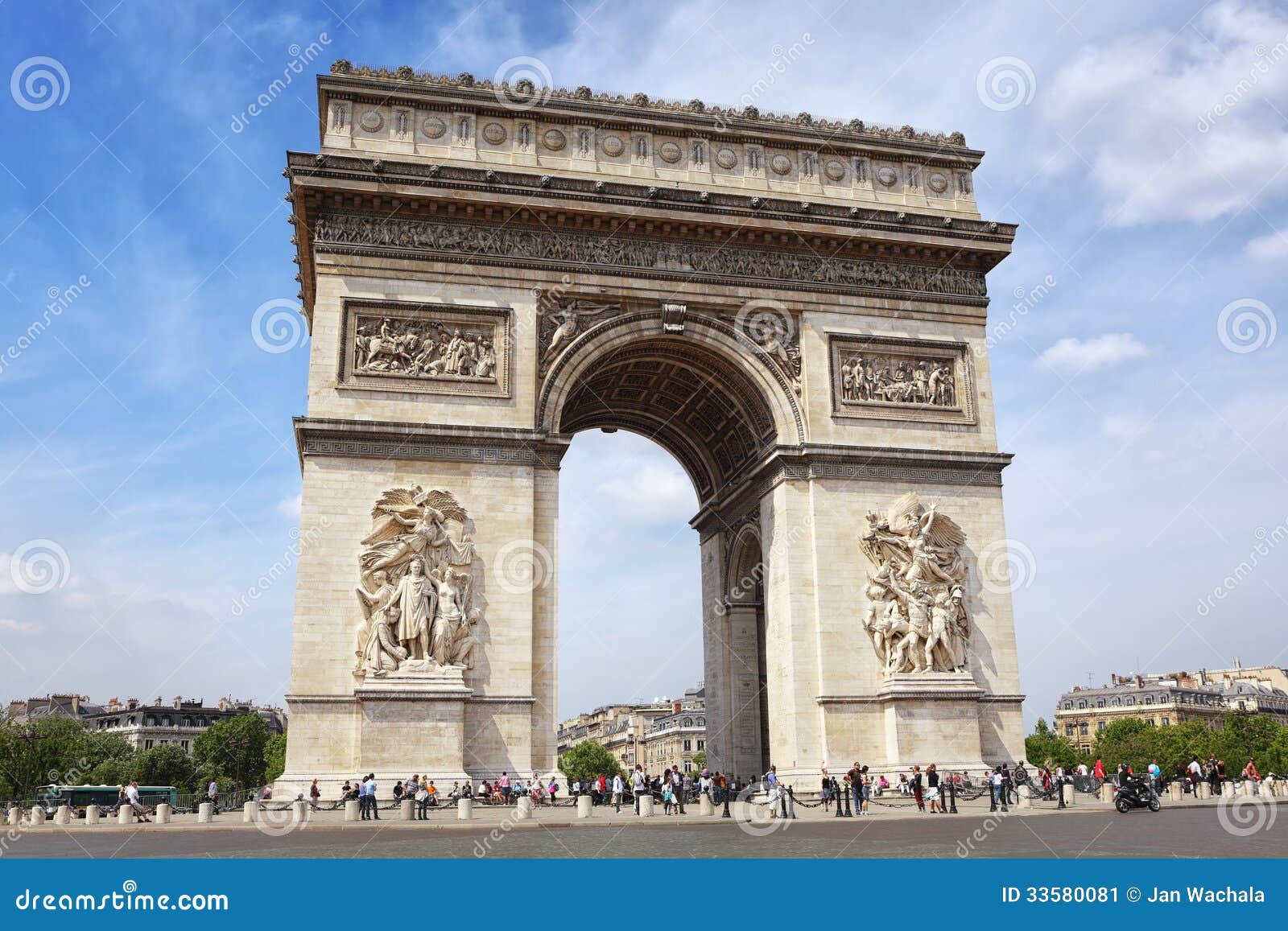 Famous Arc De Triomphe in Paris Editorial Photo - Image of night ...