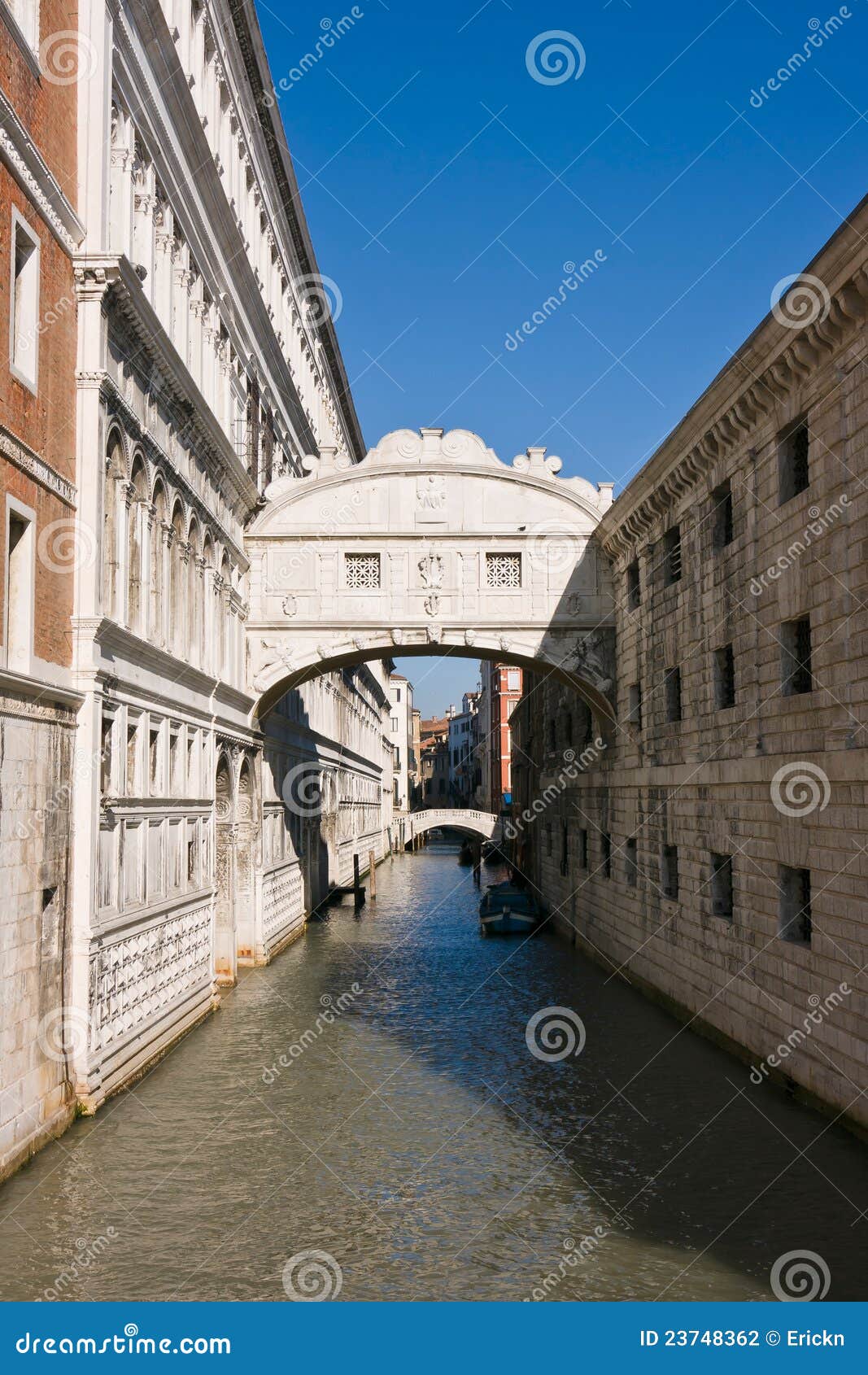 The Famous Bridge of Sighs in Venice Stock Photo - Image of lagoon ...