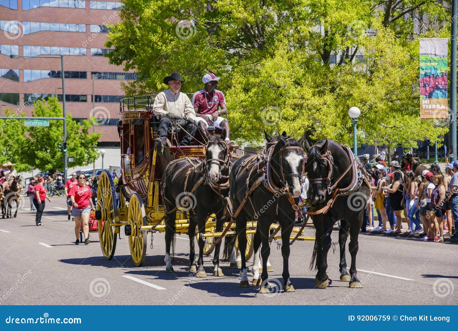 The Famous Cinco De Mayo Parade Editorial Stock Image - Image of ...