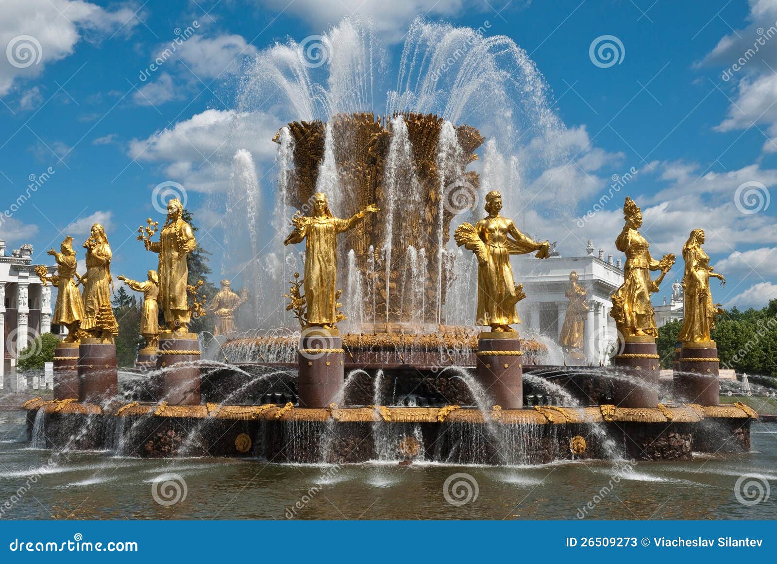 Famous fountain in Moscow stock image. Image of park - 26509273