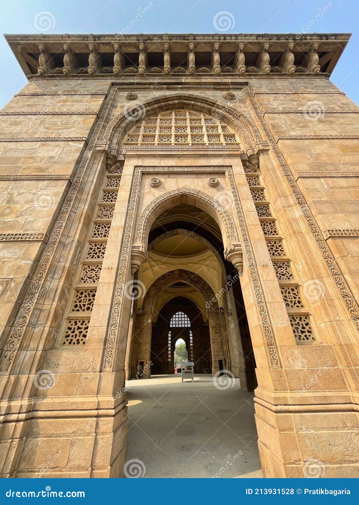 Side Angle of Gateway of India in Mumbai Stock Photo - Image of side ...