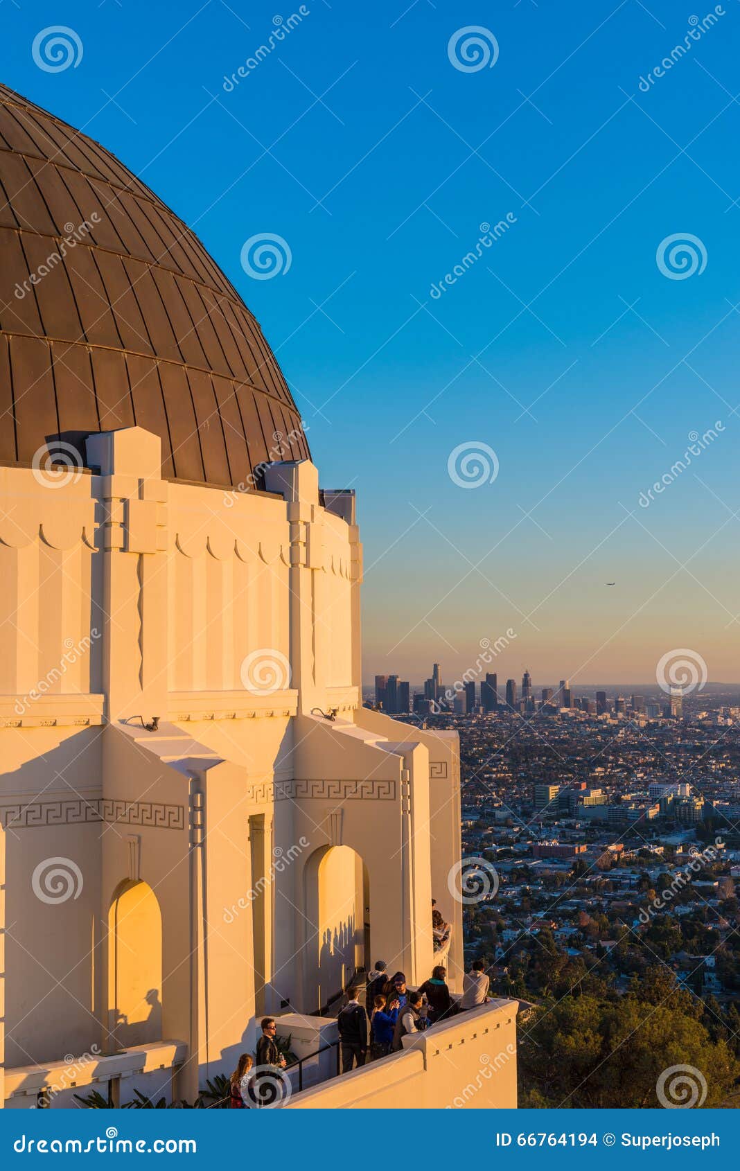 Famous Griffith Observatory Editorial Stock Image - Image of cloud ...