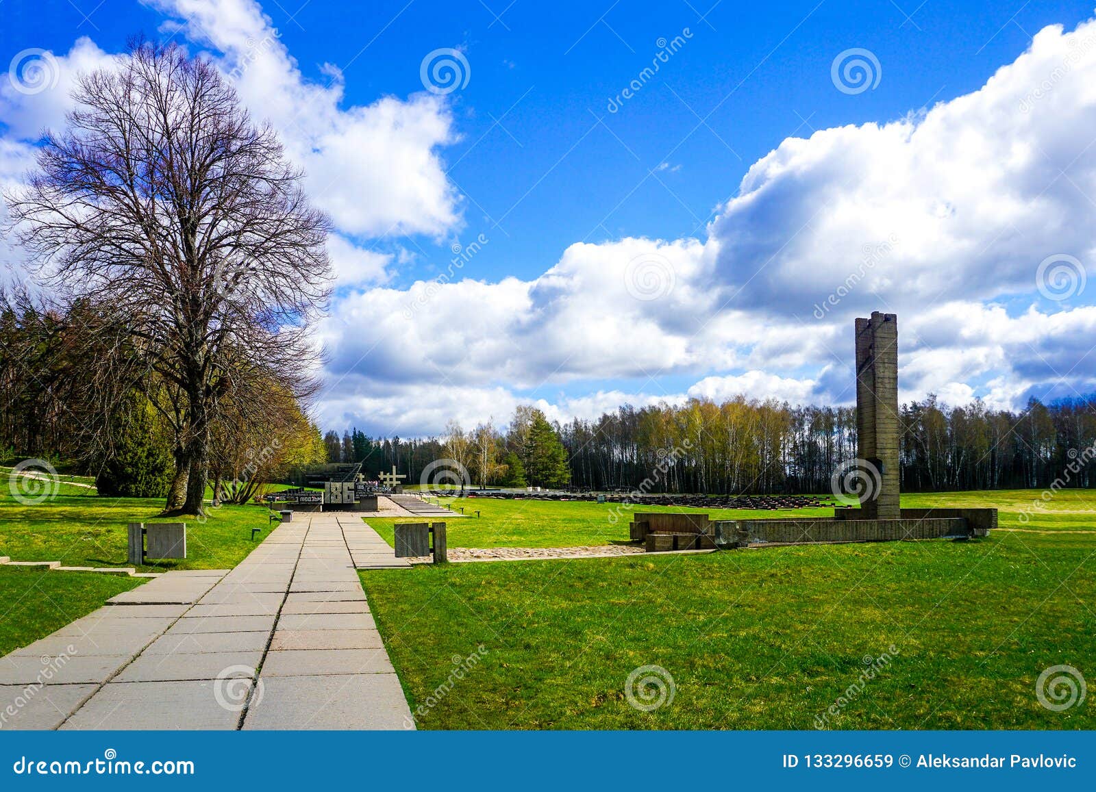 Khatyn Memorial Complex Pillar Editorial Stock Image - Image of hatyn ...