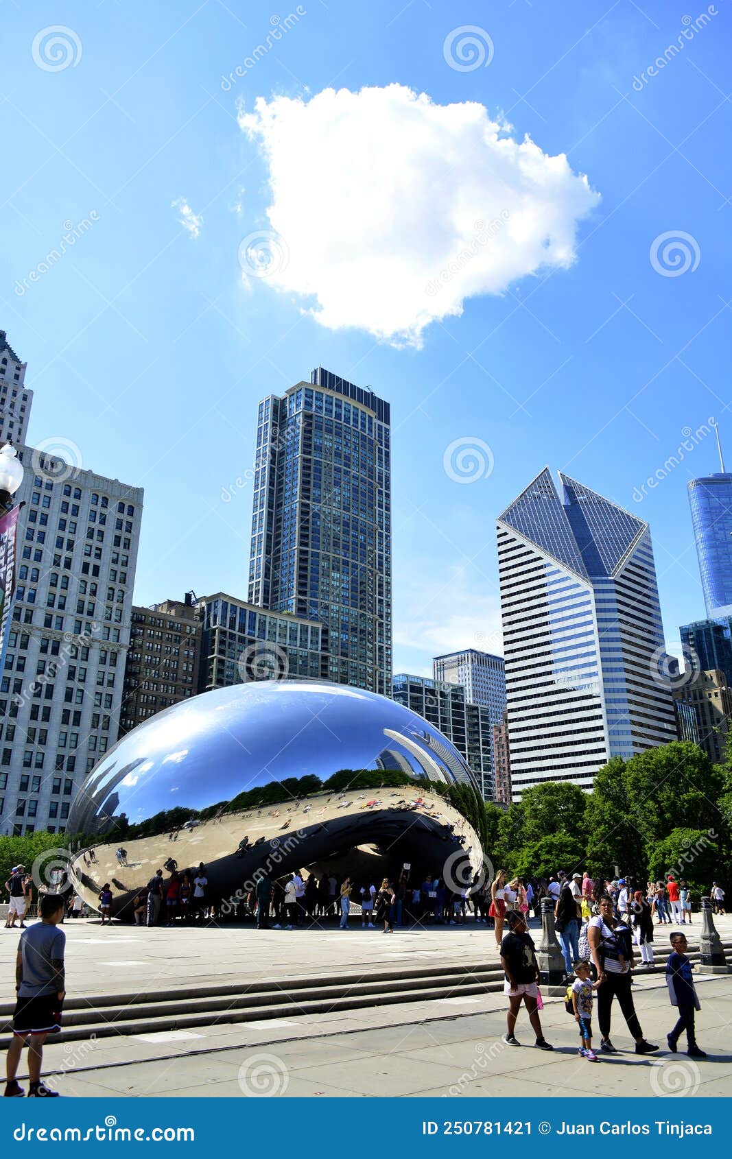 Famous Landmark, the Chicago Bean Editorial Photo - Image of windy ...