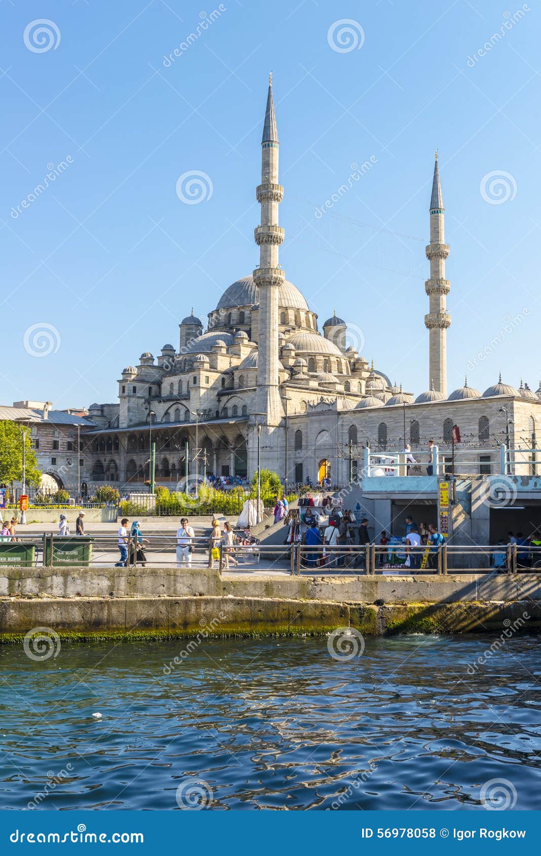 The Famous New Mosque in Istanbul, Editorial Stock Photo - Image of ...