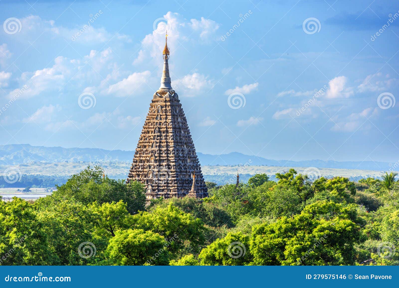 Bagan, Myanmar Famous Pagodas Stock Photo - Image of burma, building ...