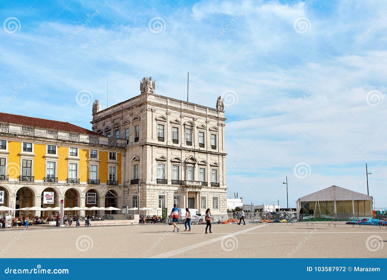 Famous Praca Do Comercio Commerce Vierkant, Portugal Redactionele ...