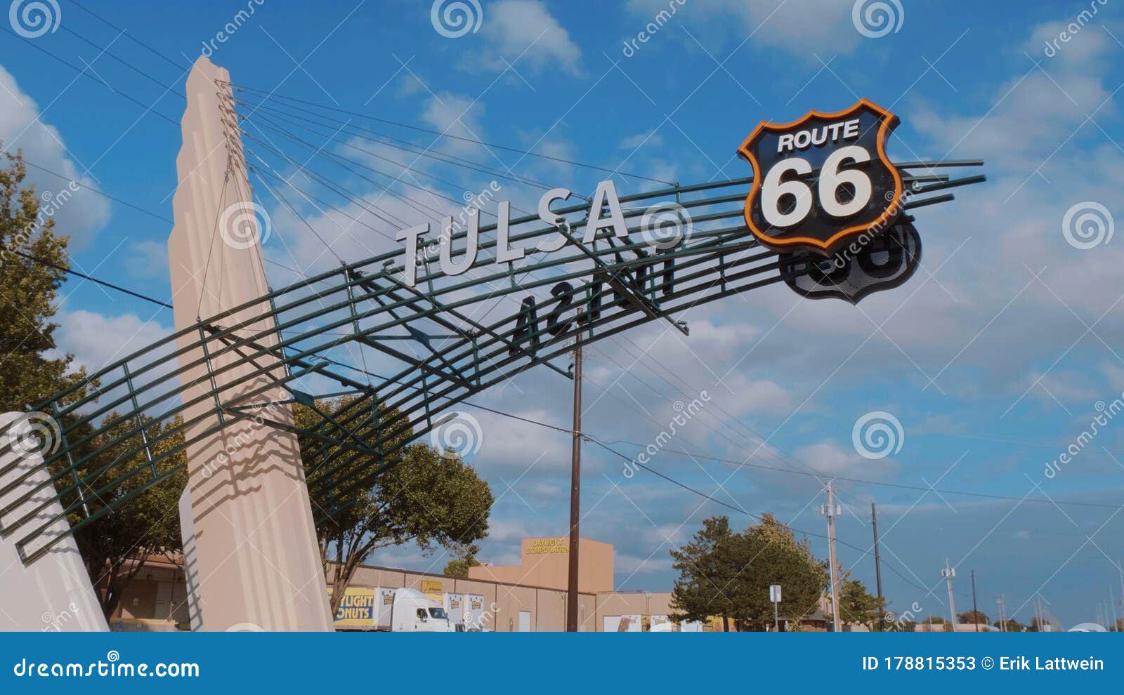 The Famous Route 66 Gate in Tulsa Oklahoma Editorial Stock Photo ...