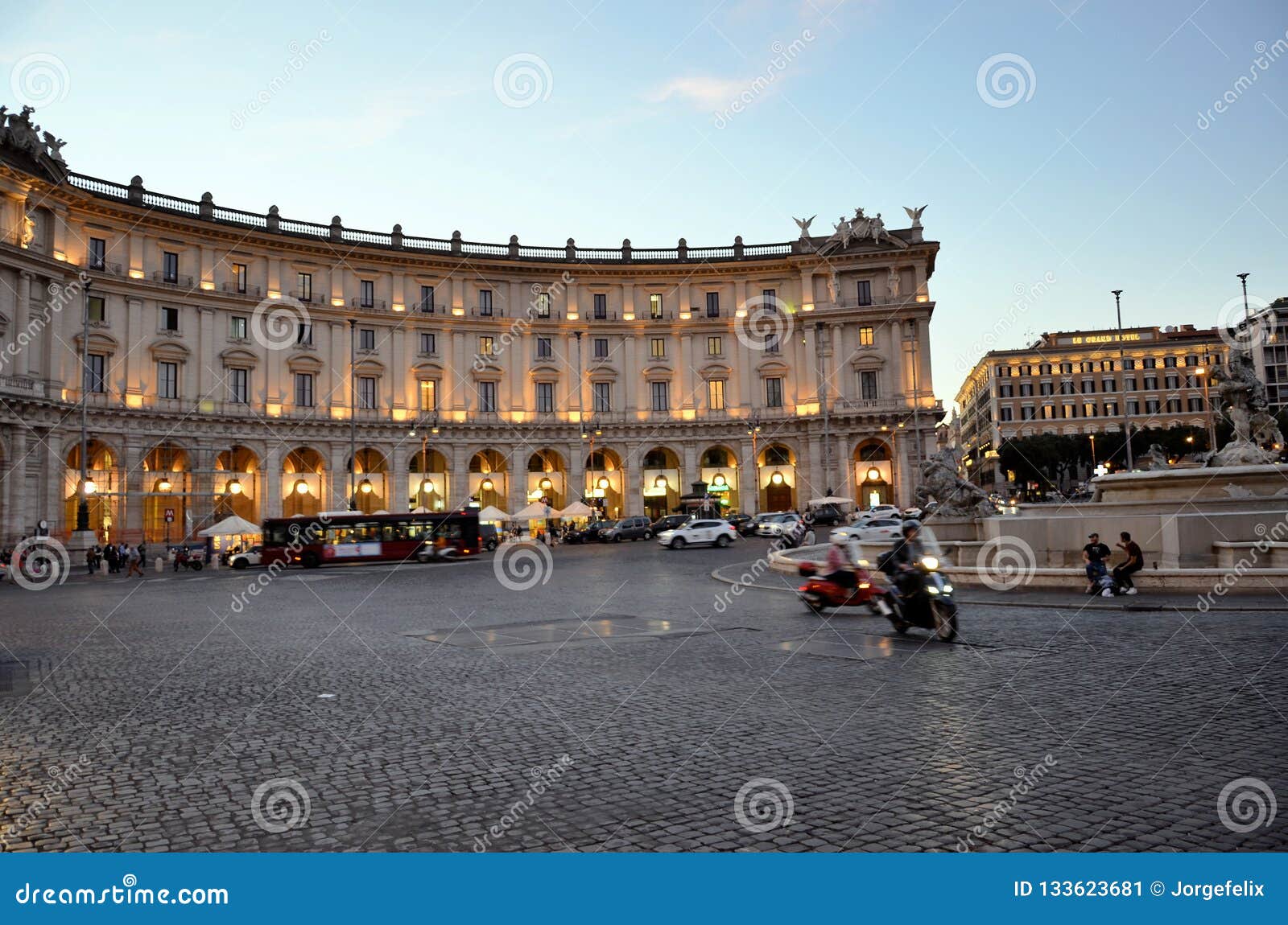 Famous Square in the City of Rome Editorial Photo - Image of touristic ...