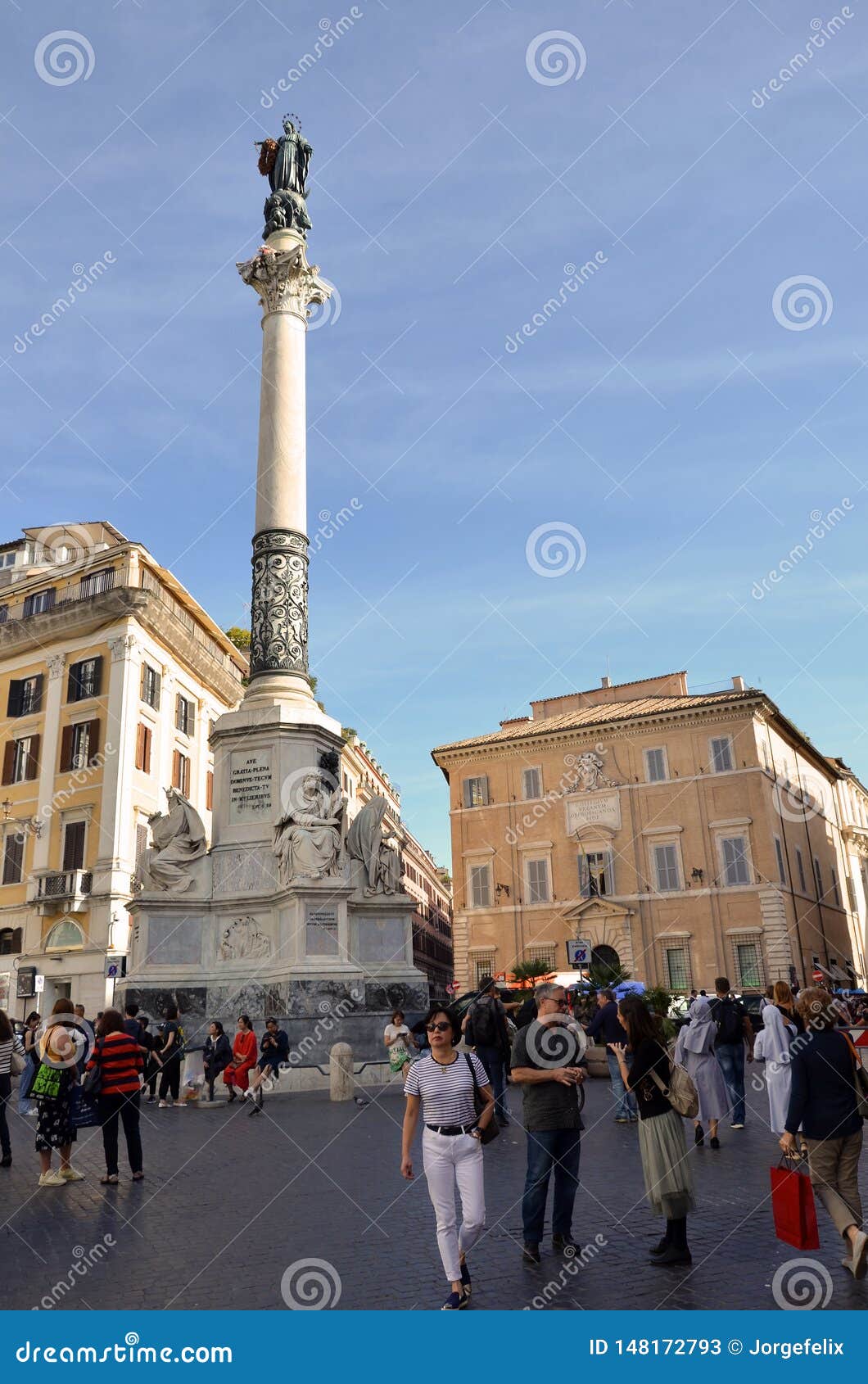 Famous square in Rome editorial stock photo. Image of column - 148172793