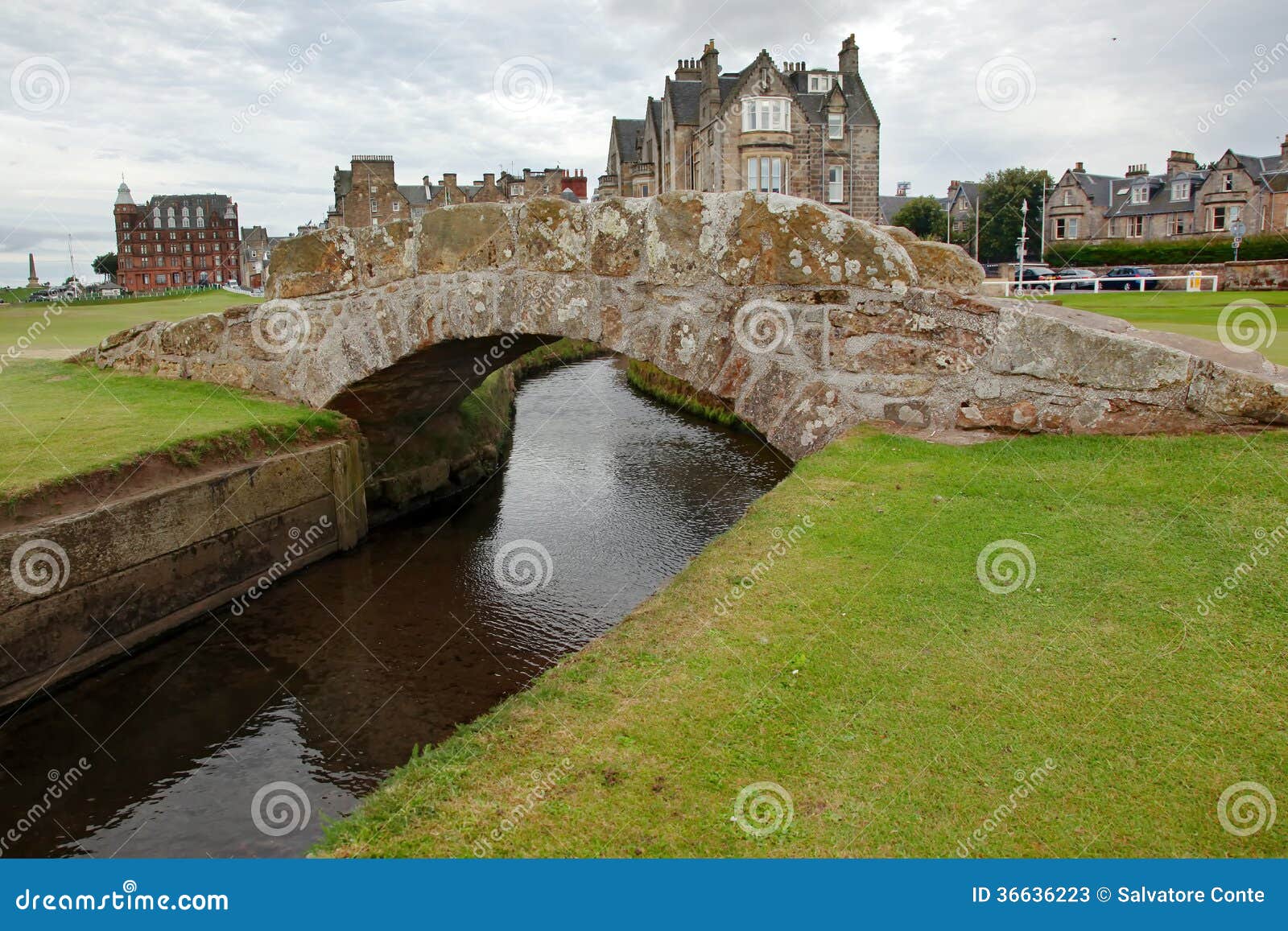 The Famous Swilcan Bridge on St Andrew Old Course Stock Image - Image ...