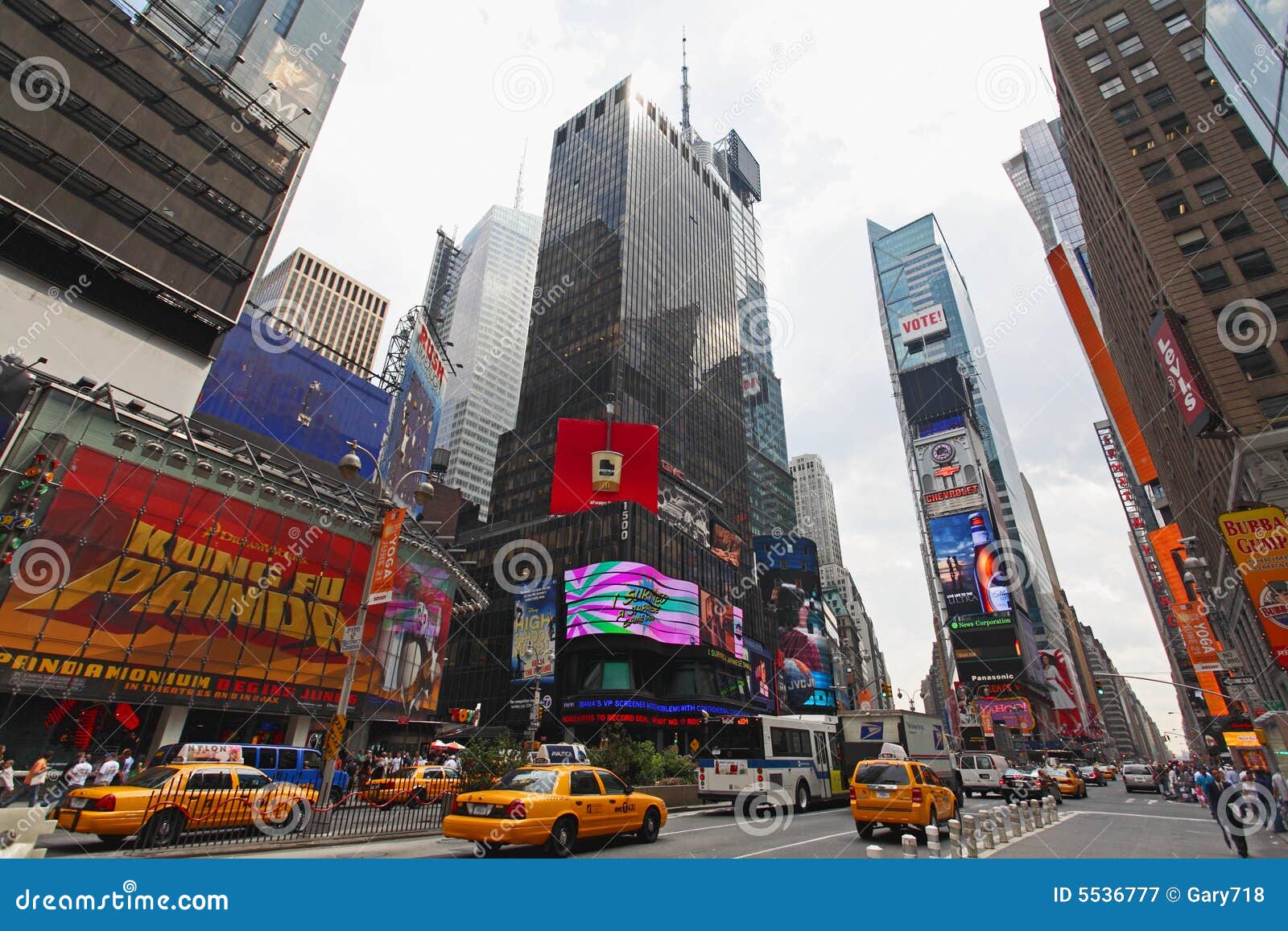 The famous Times Square editorial photography. Image of neon - 5536777