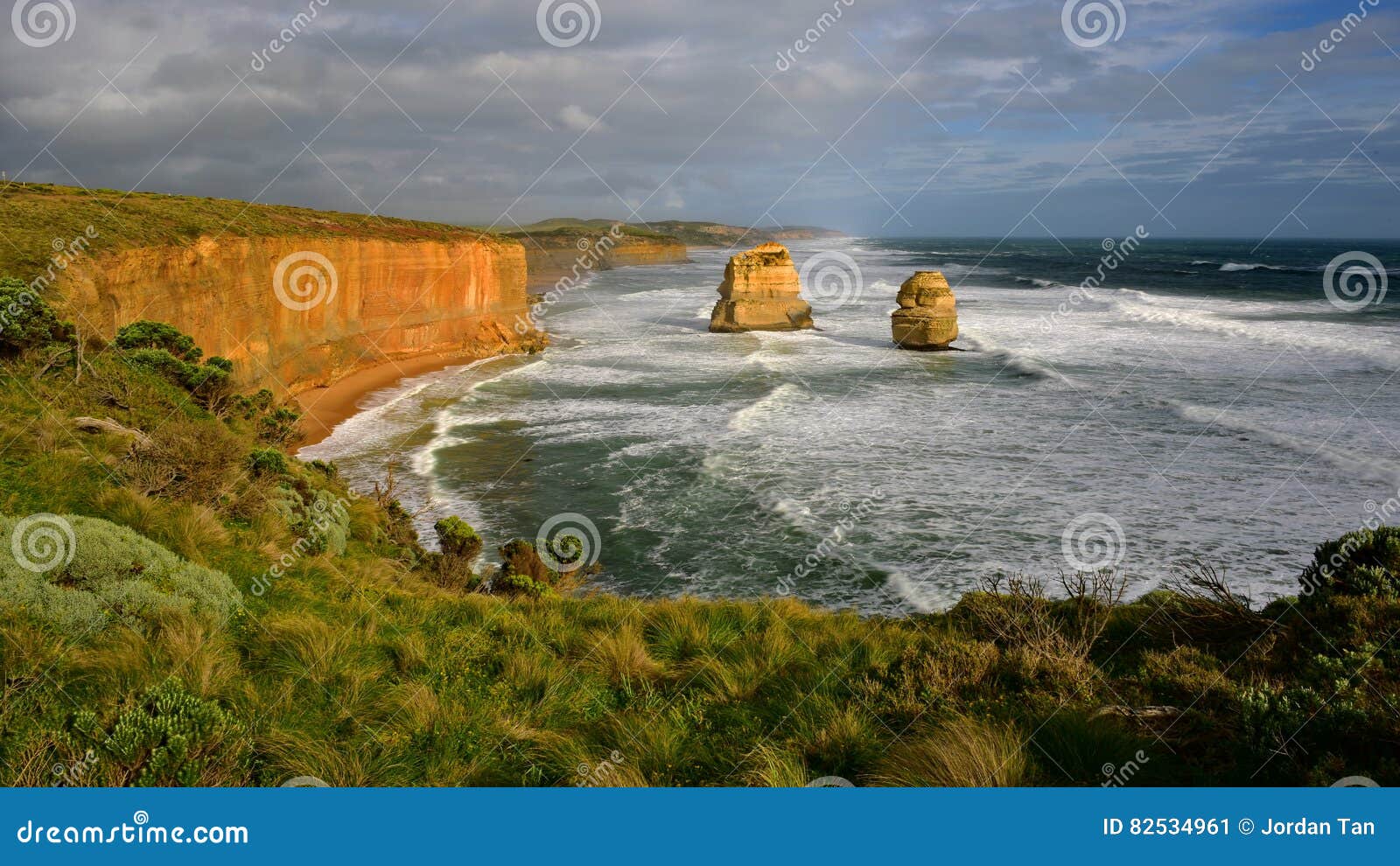 Famous Twelve Apostles Limestone Stack Formations in Victoria Stock ...