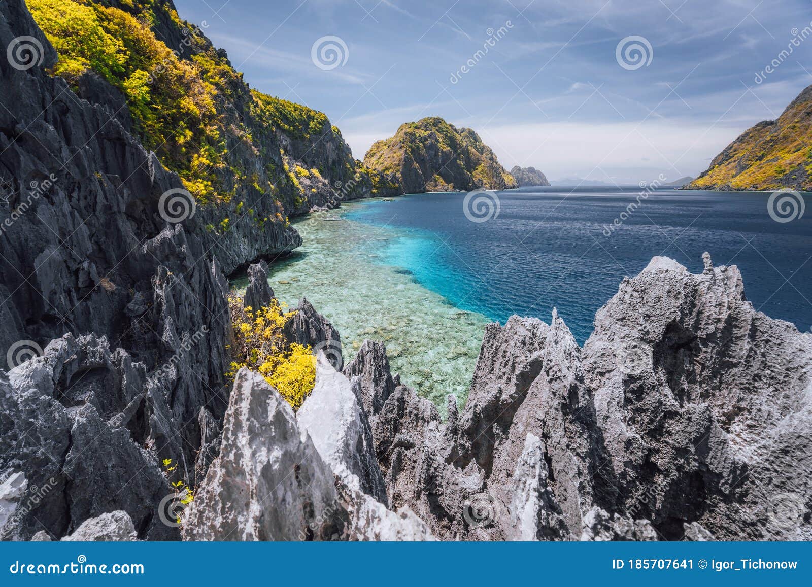 The Famous View of the Tapiutan Strait in El Nido, Palawan ...