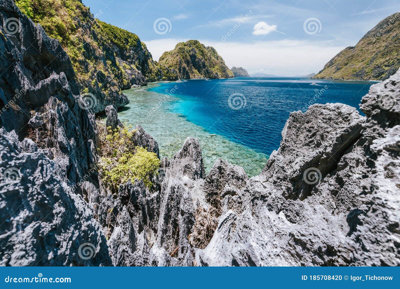 The Famous View of the Tapiutan Strait in El Nido, Palawan ...