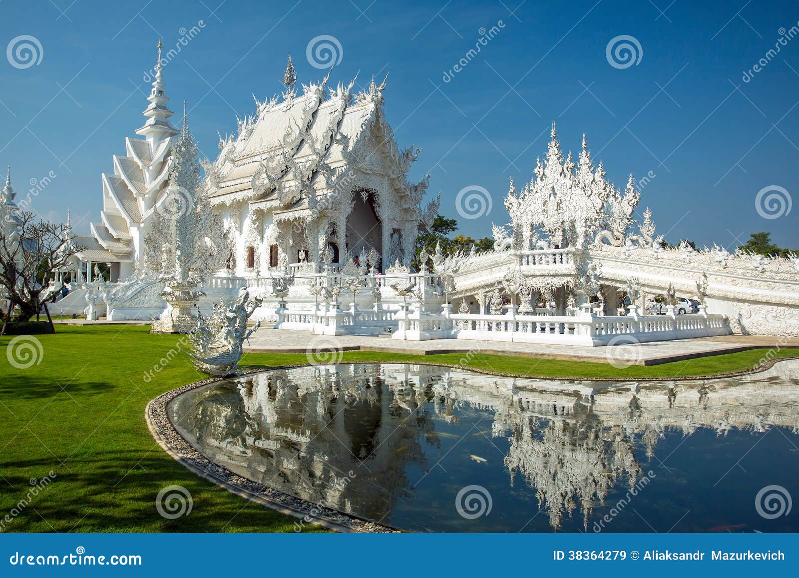 Famous Wat Rong Khun stock image. Image of reflection - 38364279