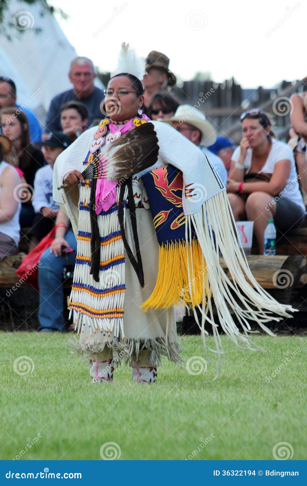 Fancy Shawl Dance - Powwow 2013 Editorial Stock Image - Image of ...