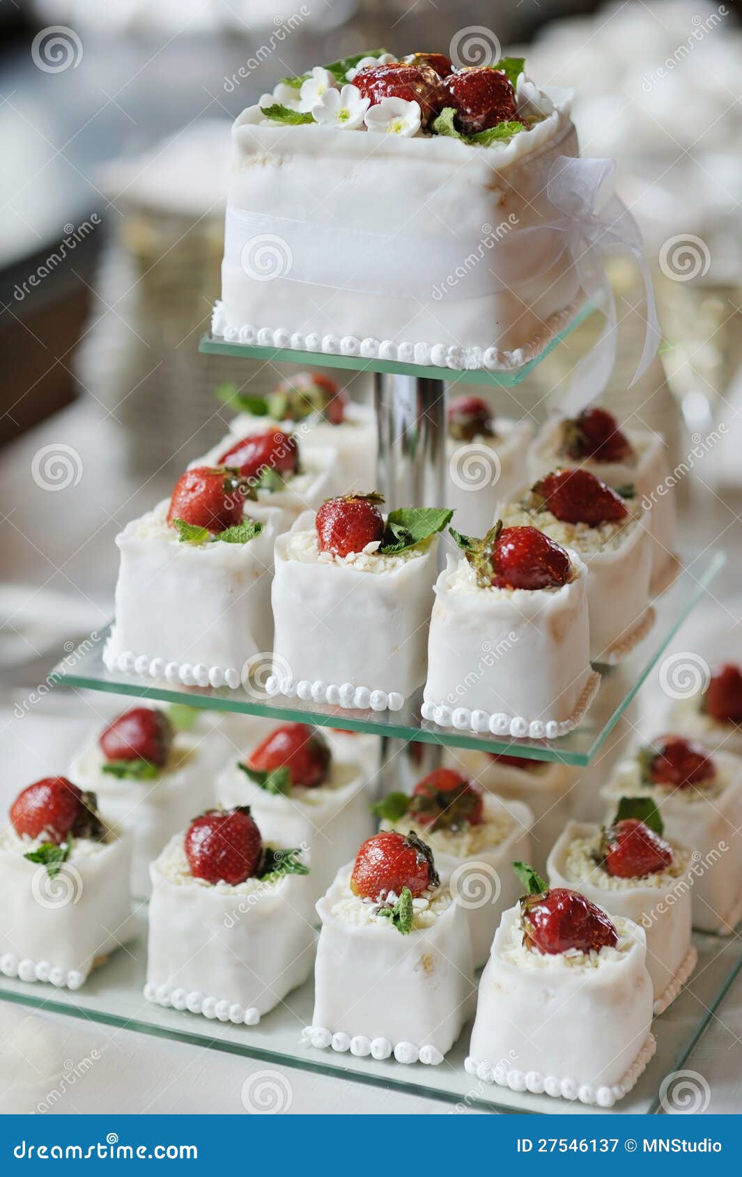 Fancy wedding cake stock image. Image of baked, afternoon - 27546137