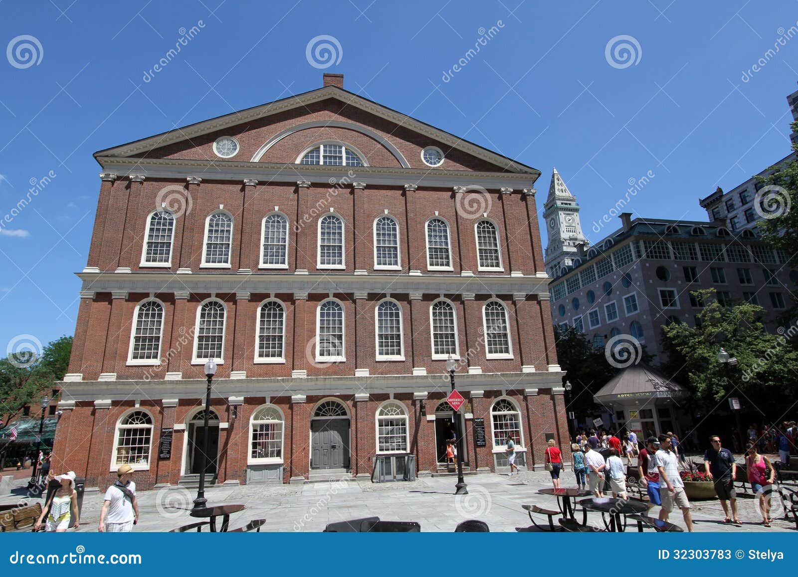 Faneuil Hall Boston mA photo stock éditorial. Image du salle - 32303783