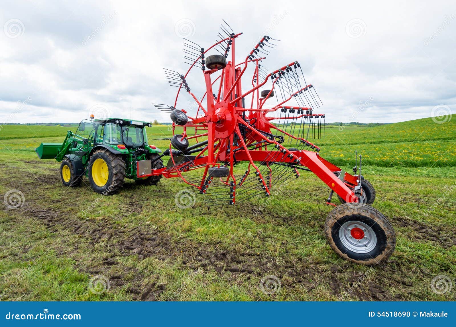 Faneuse photo stock. Image du nature, fourrage, vert - 54518690