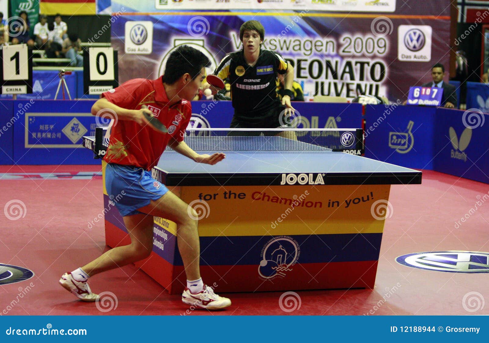 Fang Bo editorial stock image. Image of junior, table - 12188944