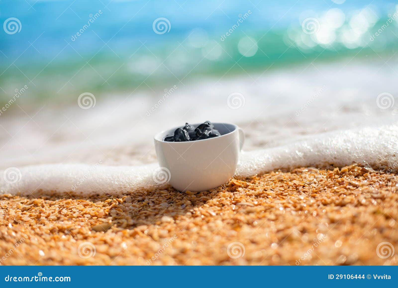 Fango del mar en un cuenco foto de archivo. Imagen de medicina - 29106444