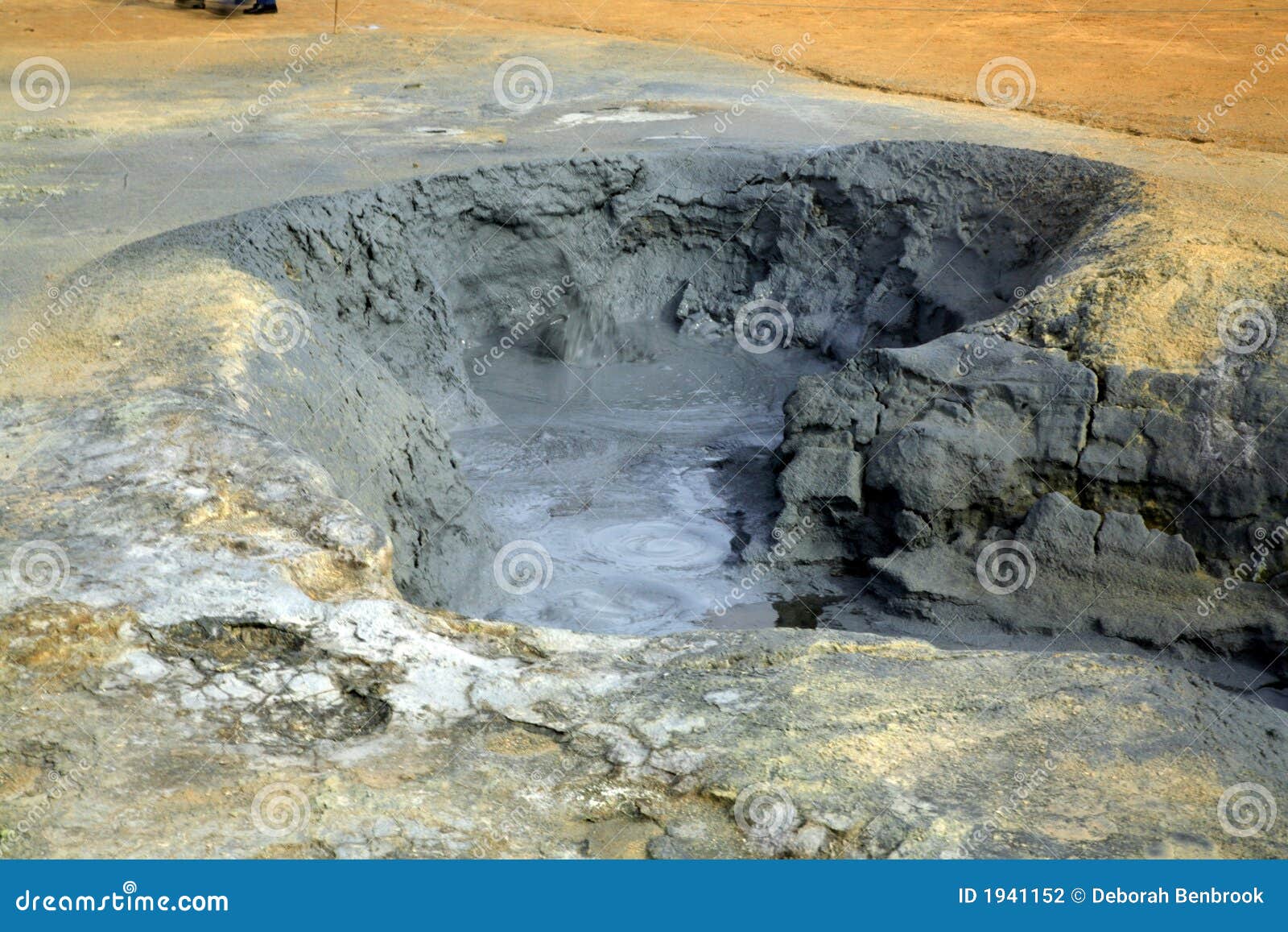 Fango que burbujea foto de archivo. Imagen de asombroso - 1941152